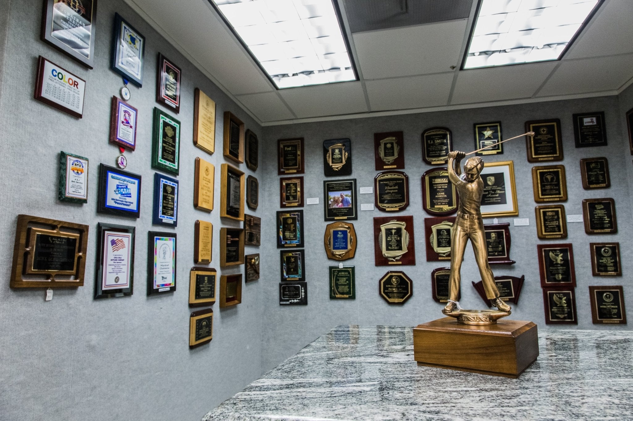 The Ultimate Guide to Finding High-Quality Plaques and Trophies in You